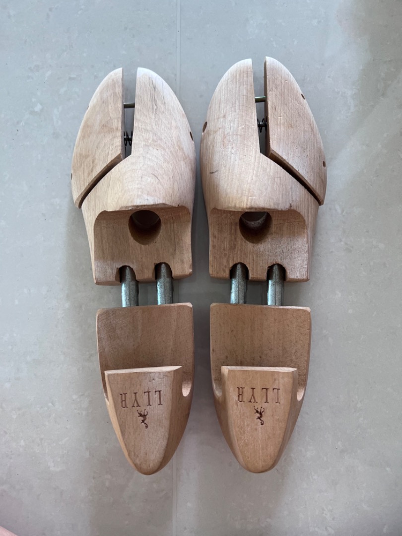 LLYR Cedarwood Shoe Tree, Men's Fashion, Footwear, Shoe inserts ...