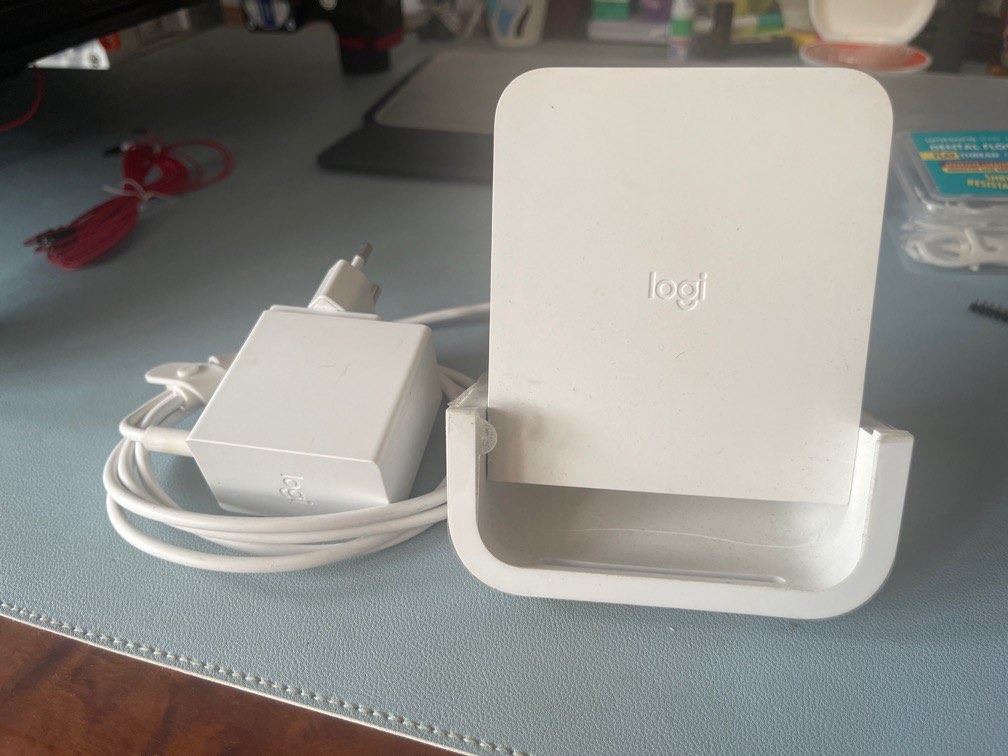 Logitech Wireless Charger, Mobile Phones & Gadgets, Mobile & Gadget ...