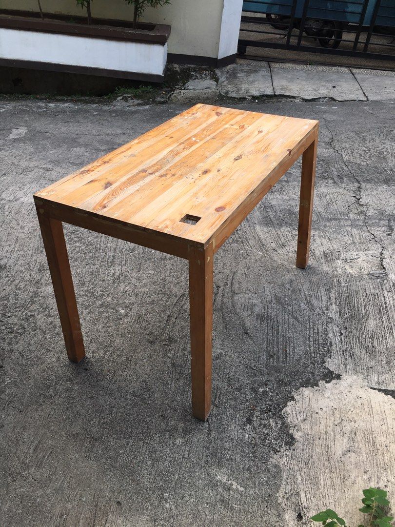 Meja Kayu pinus, Perabotan Rumah di Carousell