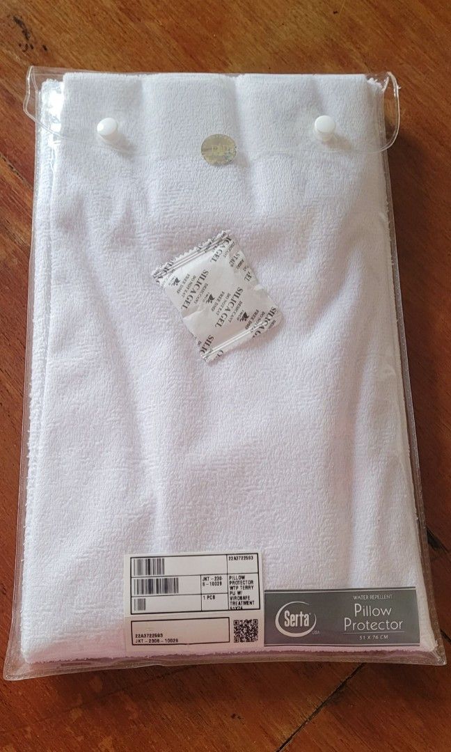New Gajadi Pakai SERTA Pillow Protector, Perabotan Rumah di Carousell