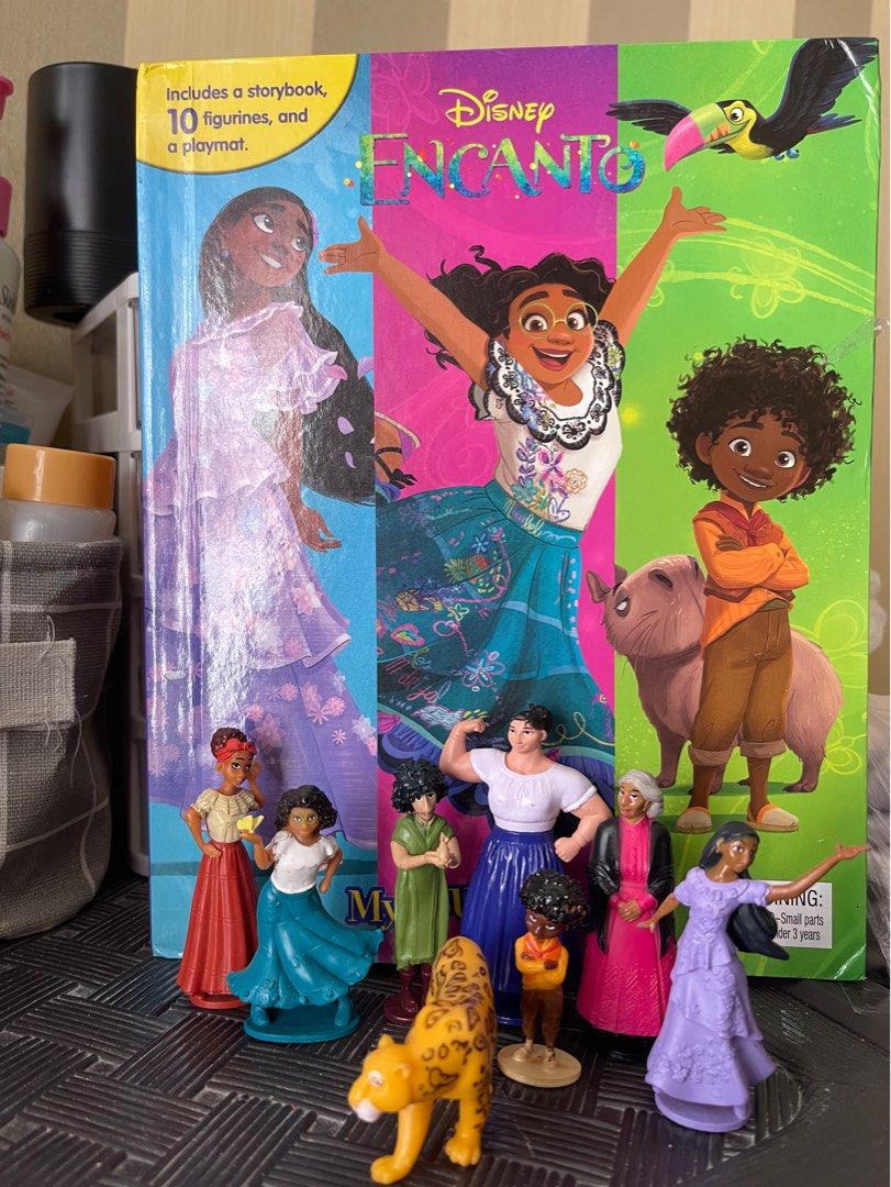 Original Encanto Book w/ figurines, Hobbies & Toys, Books & Magazines ...