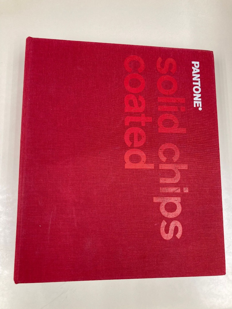 PANTONE SOLID CHIPS | COATED & UNCOATED, 興趣及遊戲, 手作＆自家設計, 工藝用品及工具 - Carousell
