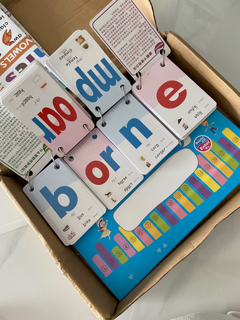 Phonics CVC CVCC CVCe flip book, Hobbies & Toys, Books & Magazines ...