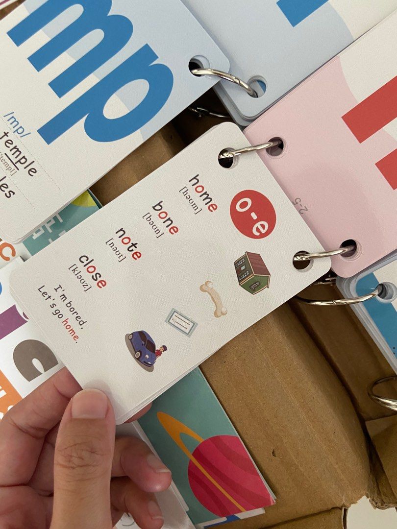 Phonics CVC CVCC CVCe flip book, Hobbies & Toys, Books & Magazines ...