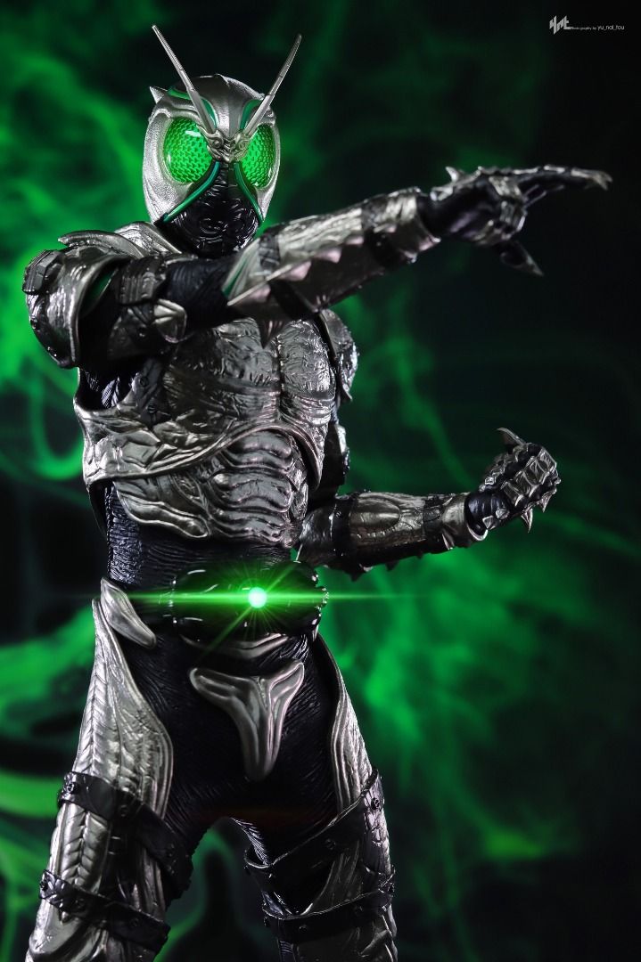 -Pre Order= Hot Toys - TMS101B - Kamen Rider BLACK SUN - 1/6th scale Kamen Rider Shadowmoon ...