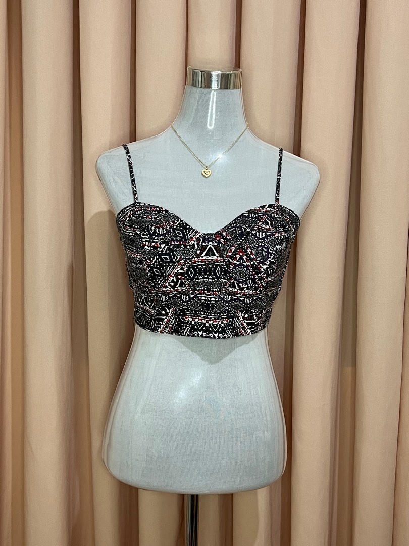 Sexy Crop Top On Carousell 1306