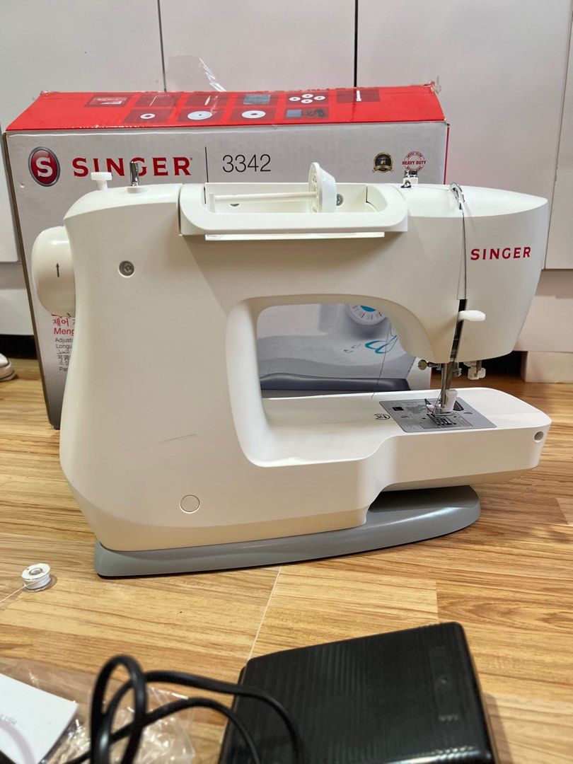 Singer Fashionmate 3342 sewing machine, TV & Home Appliances, Other ...