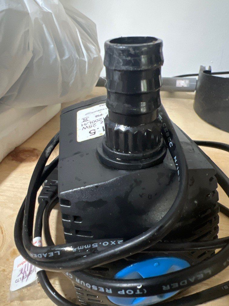 Submersible pump, Pet Supplies, Homes & Other Pet Accessories on Carousell