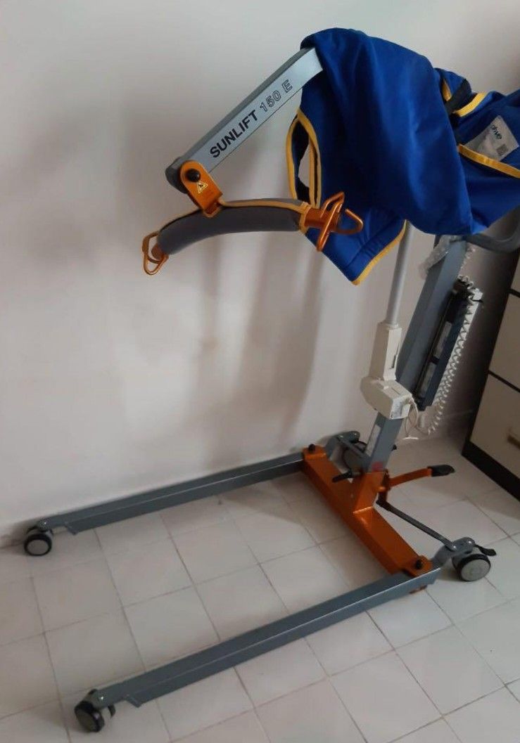 Sunlift 150E Motorised Patient Hoist, Health & Nutrition, Assistive ...
