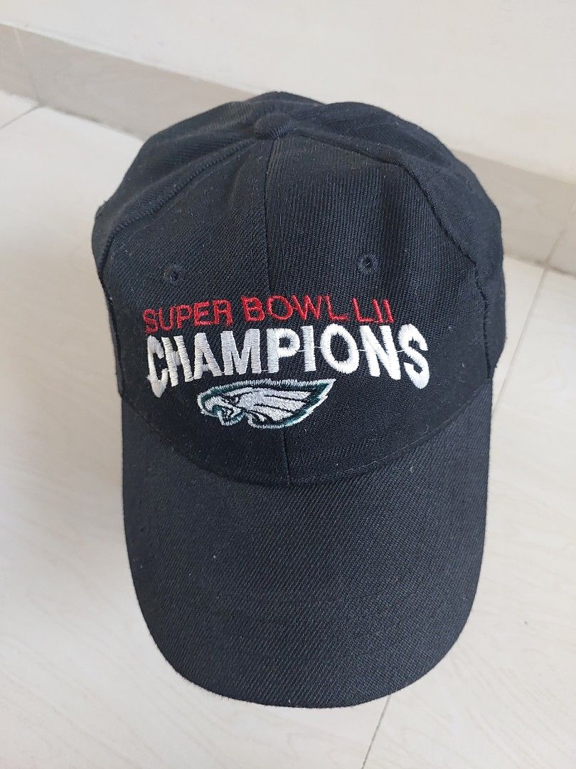 Topi hitam logo champion, Fesyen Pria, Aksesoris, Topi di Carousell