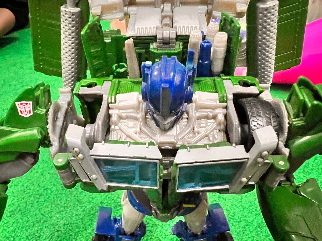 Transformers Prime Battlemaster Class: Beast Tracker Optimus Prime ...