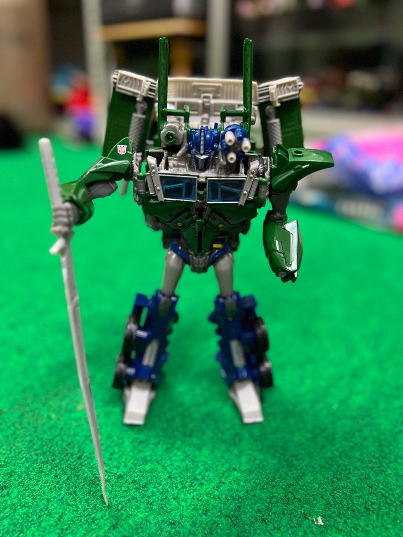 Transformers Prime Battlemaster Class: Beast Tracker Optimus Prime ...