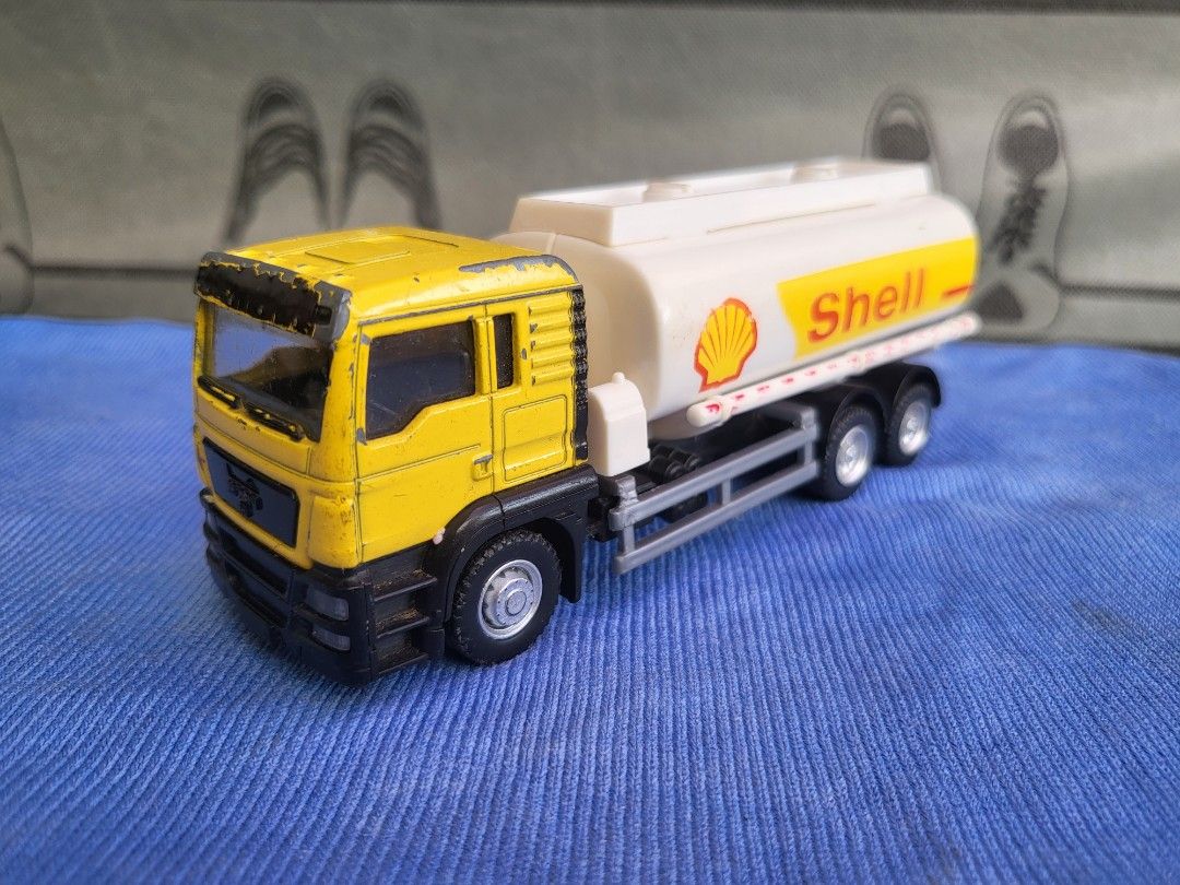 Truk tanki bensin Shell RMZ, Toys & Collectibles, Mainan di Carousell