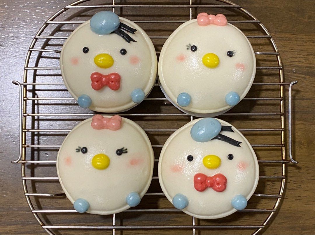 Ready stock Tsum Donald Duck and Daisy Steamed bun / Mantou, Food ...