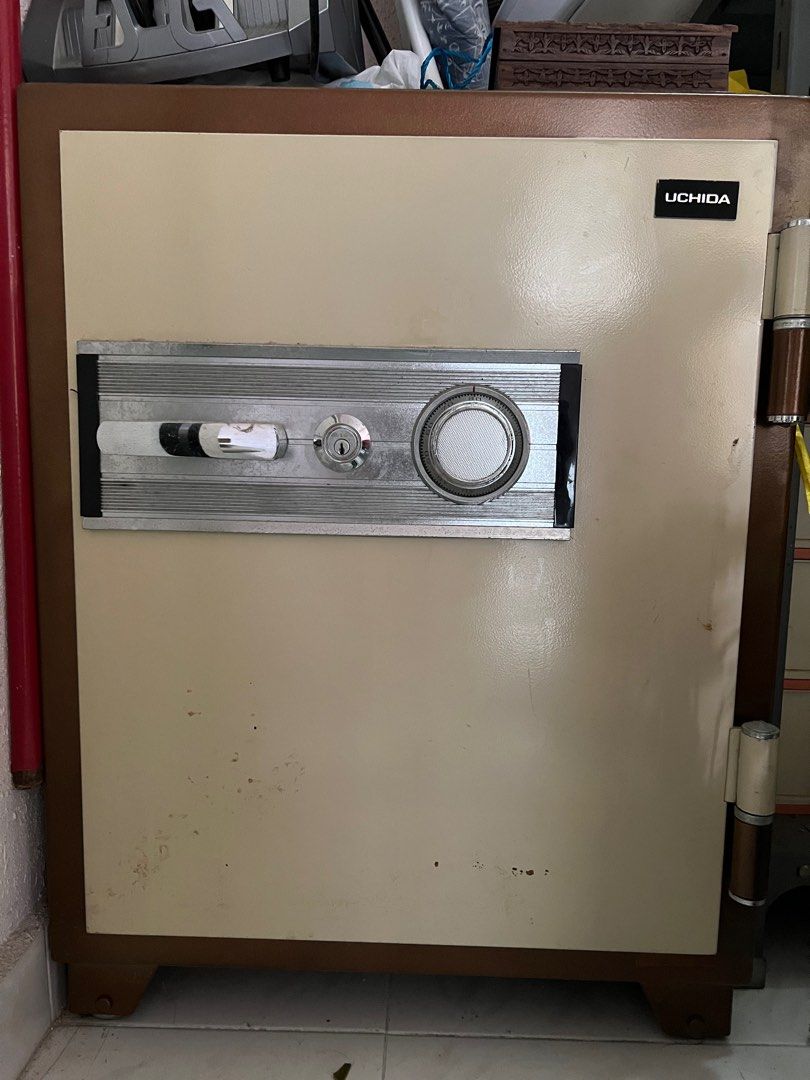 Uchida safe, Furniture & Home Living, Security & Locks, Safe on Carousell