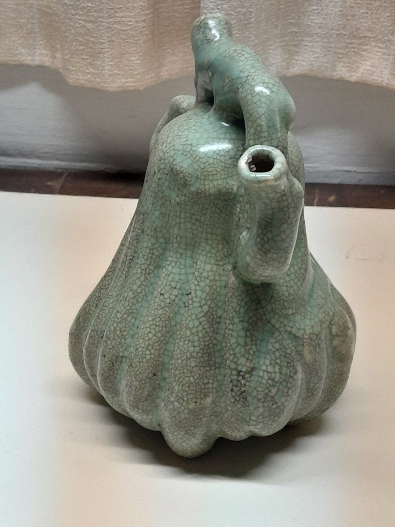 Vintage Vietnam jambu ayer teapot, Hobbies & Toys, Memorabilia ...