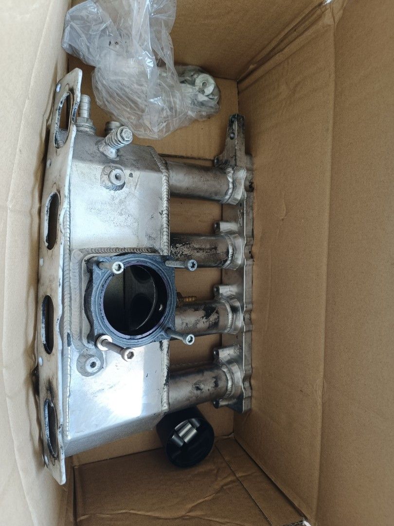 VW Golf R EA113 Intake Manifold, Car Accessories, Accessories on Carousell
