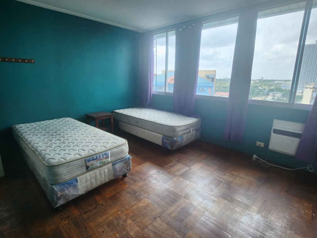 1BR condo in Xanland Place along Katipunan Avenue, across Ateneo Gate 3 ... 1BR condo in Xanland Place along Katipunan Avenue, across Ateneo Gate 3 ...
