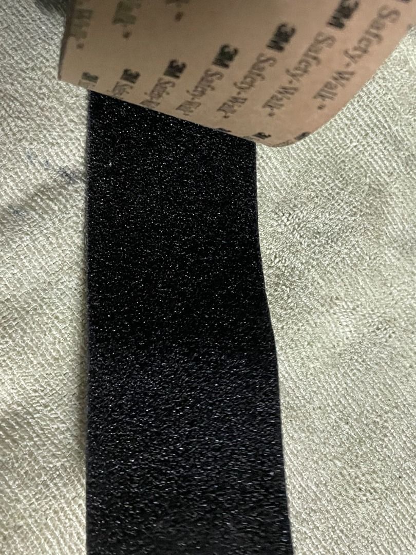 3M Safety-Walk™ 3M 610 金剛砂防滑條 安全防護止滑條 防滑膠帶 黑色 2"x60'/捲 3M, 家具及居家用品, 安全及門鎖 , 其他安全系統在旋轉拍賣