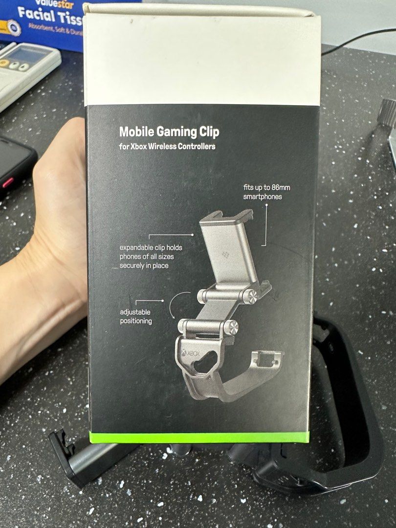 8Bitdo Mobile Gaming Clip for Xbox Controllers, Video Gaming, Gaming ...