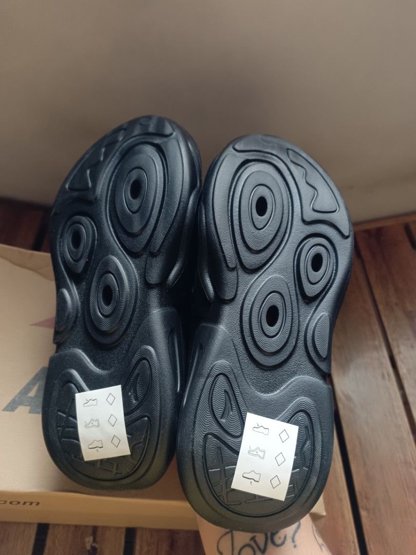 Anta Clogs on Carousell