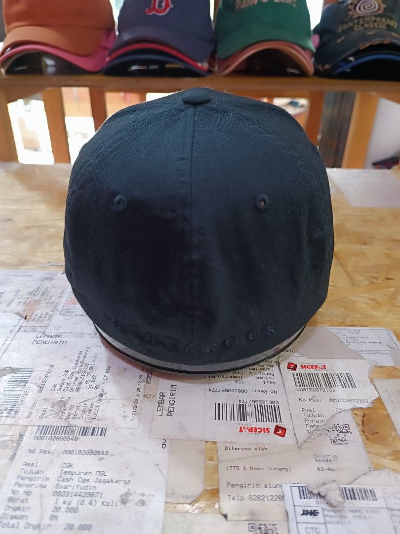 Black Rock (Batu Hitam), Fesyen Pria, Aksesoris, Topi di Carousell