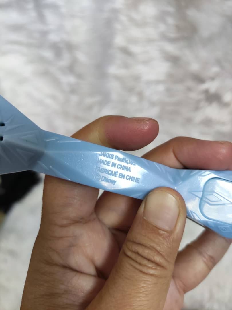 Disney Frozen 2 Sisters Musical Snow Wand Costume Prop Scepter, Hobbies ...