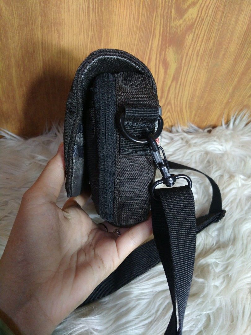 Eiger Sling bag ORI, Barang Mewah, Tas & Dompet di Carousell