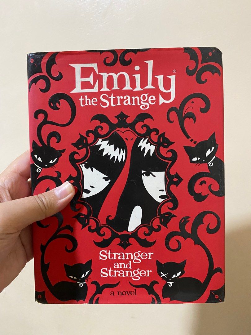 Emily the Strange: Stranger and Stranger (Hardbound with Book Jacket ...