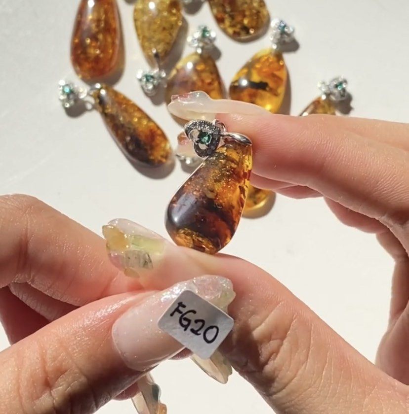 RARE FLOWER AMBER PENDANT, Hobbies & Toys, Memorabilia & Collectibles ...