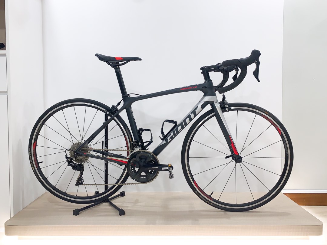 105 R7000 Full Carbon Giant TCR Advanced 2 Road Bike, Sports Equipment ...
