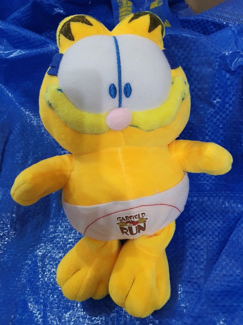 Garfield Run Plush Toy, Hobbies & Toys, Toys & Games on Carousell