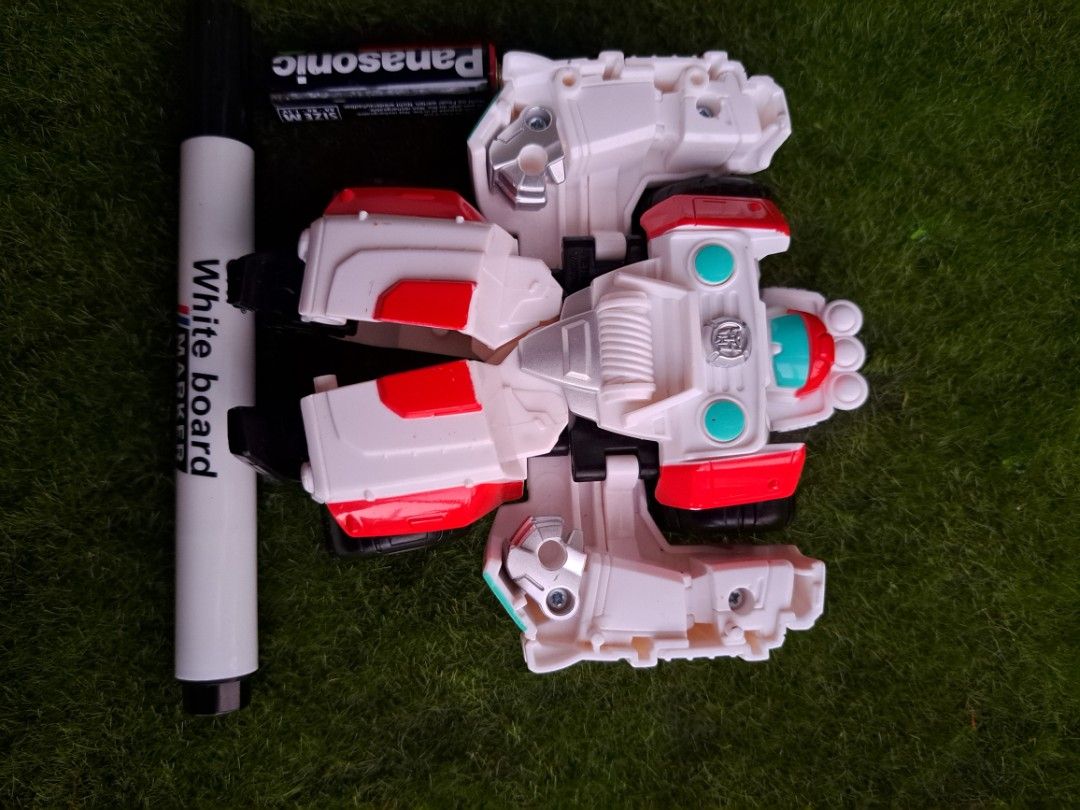 Hasbro Transformers Rescue Bots academy Medix The Doc-Bot 2in1 on Carousell