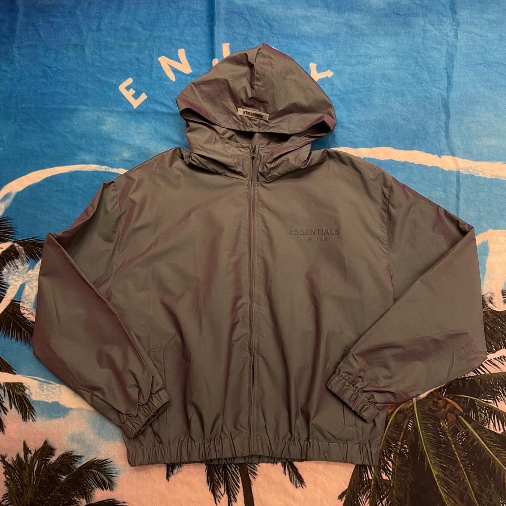 Jaket essentials FOG, Fesyen Pria, Pakaian , Baju Luaran di Carousell