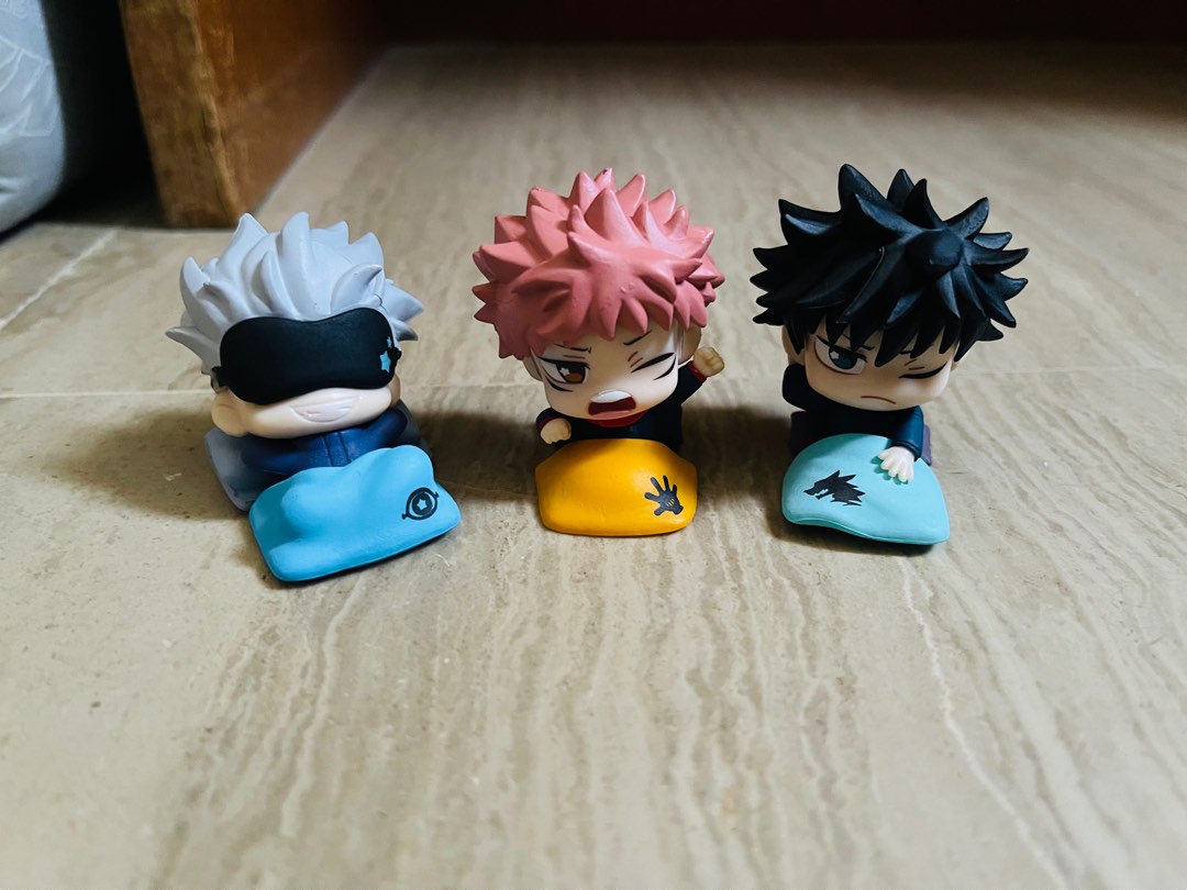 jujutsu kaisen sleeping figure, Hobbies & Toys, Memorabilia ...