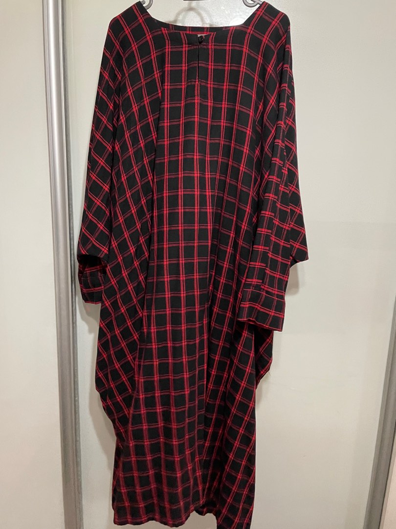Kaifiyyah Maxi kurong in flannel checks red, Women's Fashion, Muslimah ...