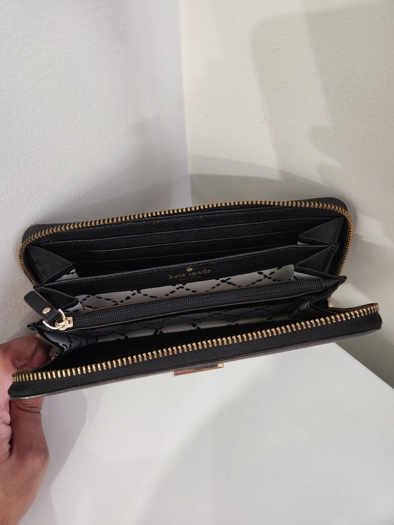 Kate Spade Neda Laurel Way Saffiano Leather Wallet on Carousell