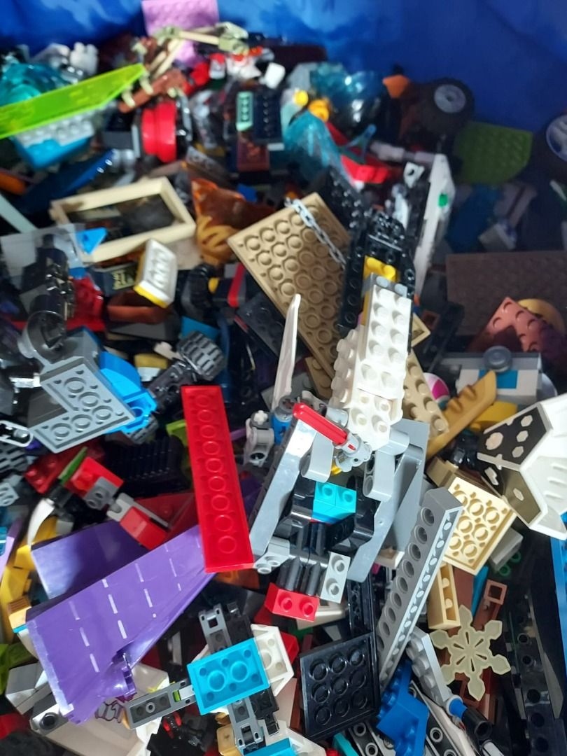 Loose pieces Legos (Friend/ Ninjagos/ Harry Porter/ Disney Princesses ...