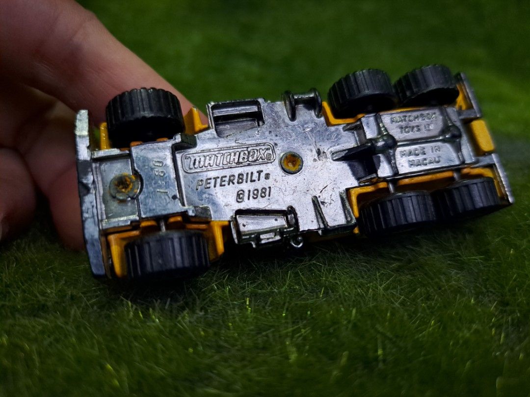 Vintage Matchbox Peterbilt 1981 diecast metal Made in Macau (Cement ...