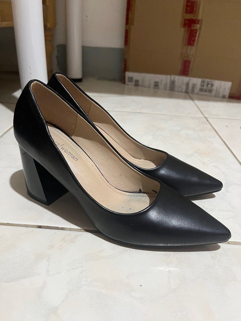 mendrez black heels/shoes - available for cod on Carousell