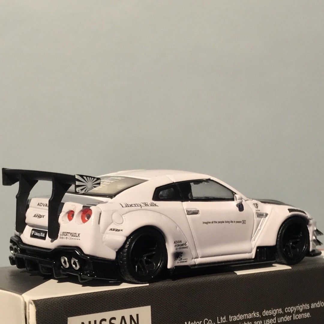 Mini gt nissan gtr r35 on Carousell