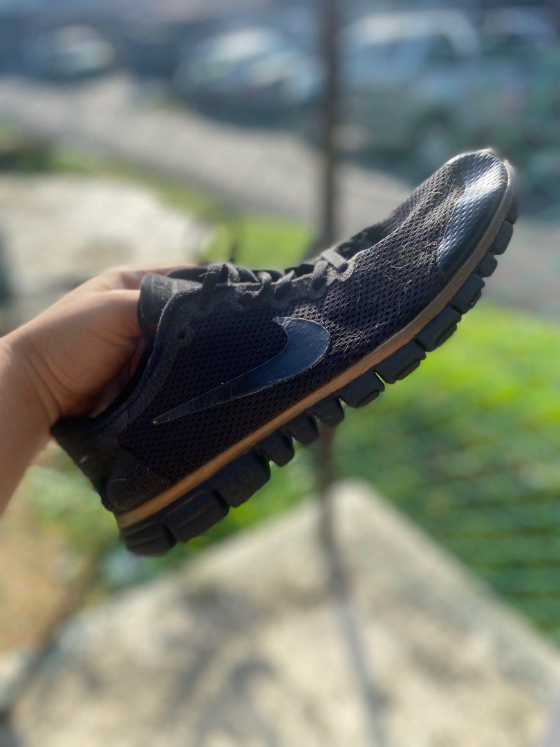 Nike black, Men's Fashion, Footwear, Sneakers on Carousell