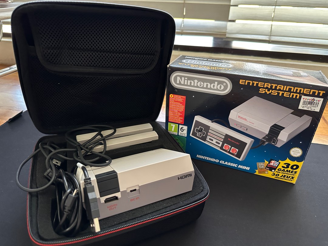 Nintendo Entertainment System: NES Classic Edition with case, Video ...