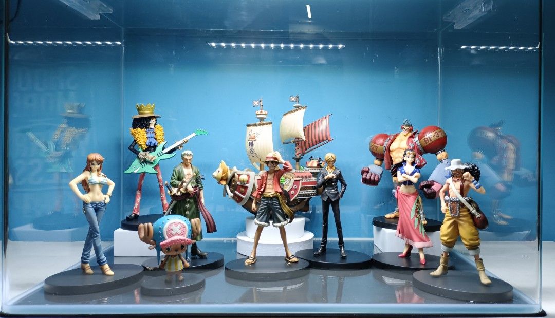 One Piece Straw Hat Crew Complete Set with 22 gallons clear glaas ...