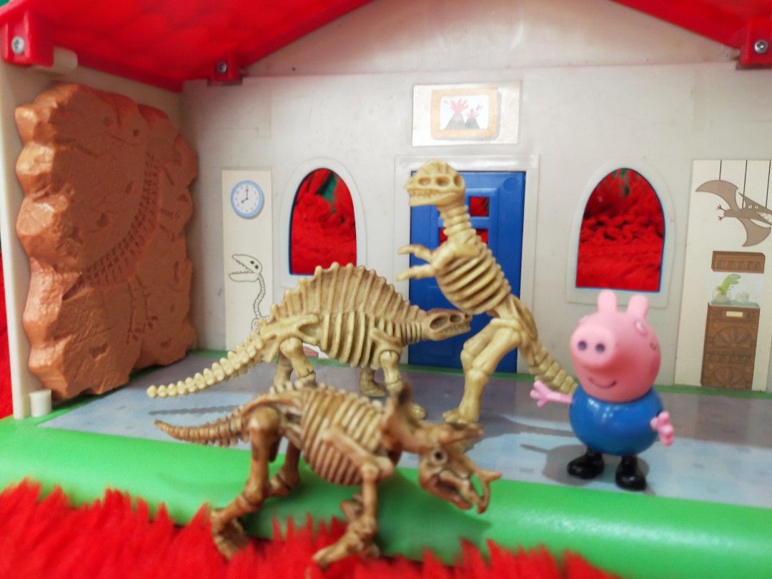 Peppa pig dinosaur museum on Carousell