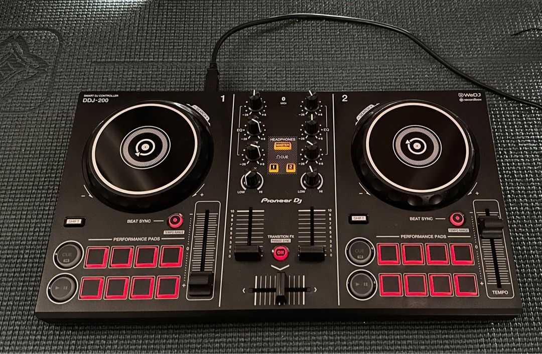 Pioneer DDJ-200 Smart DJ Controller, Hobbies & Toys, Music & Media, Musical Instruments on Carousell
