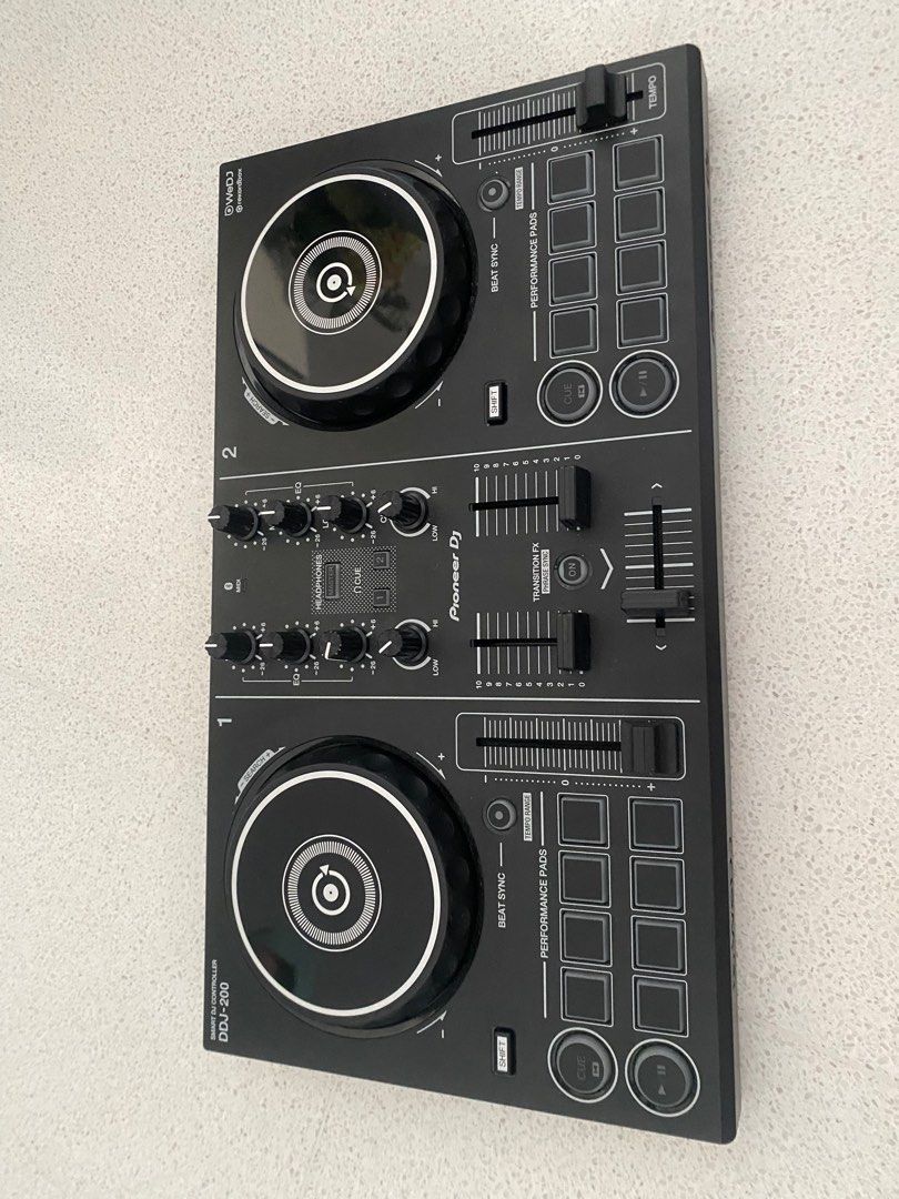 Pioneer DDJ-200 Smart DJ Controller, Hobbies & Toys, Music & Media, Musical Instruments on Carousell