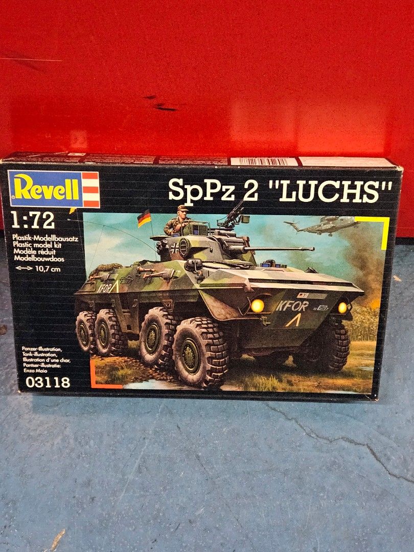 Revell 03118 German SpPz 2 LUCHS [1:72 plastic model kit], Hobbies ...