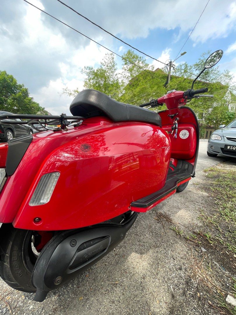 Scomadi TL125 scooter vespa, Motorbikes on Carousell