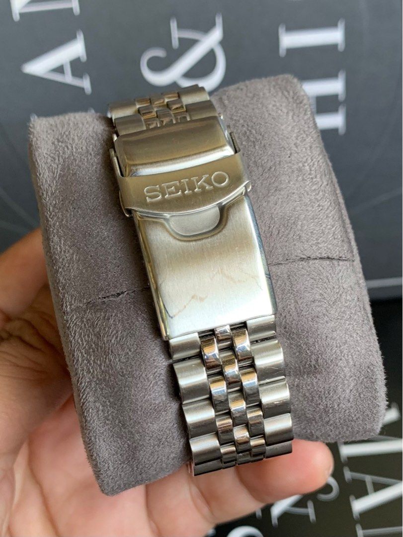 Seiko SSK003K Batman GMT on Carousell